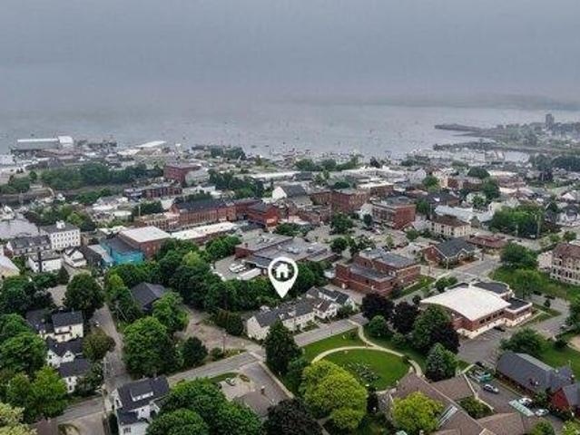 house Rockland ME ES104539781