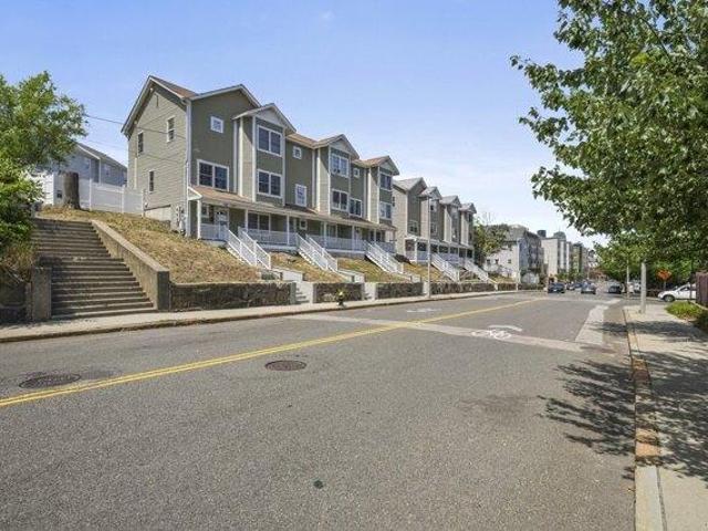house Roxbury MA ES104760332