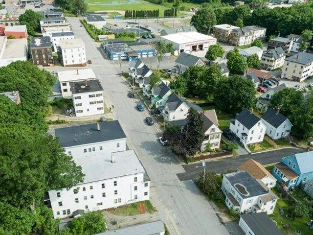 house Rumford ME ES104608917