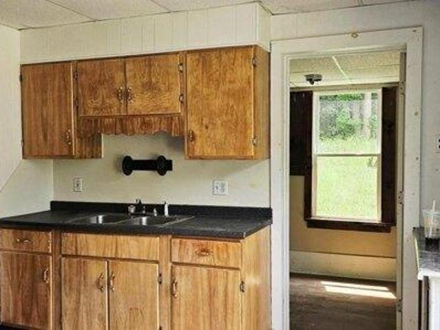 house Rumford ME ES104908404