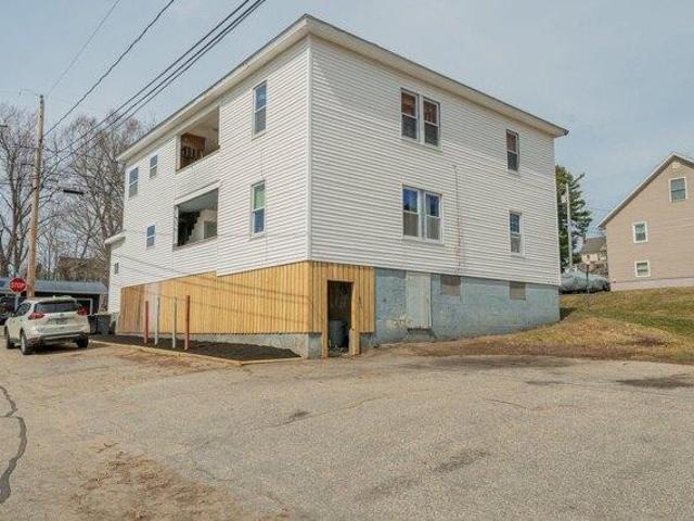 house Sanford ME ES103432790
