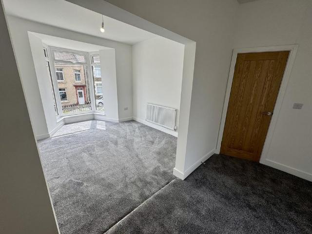 House Semi Detached For Rent Stepney Street, Swansea