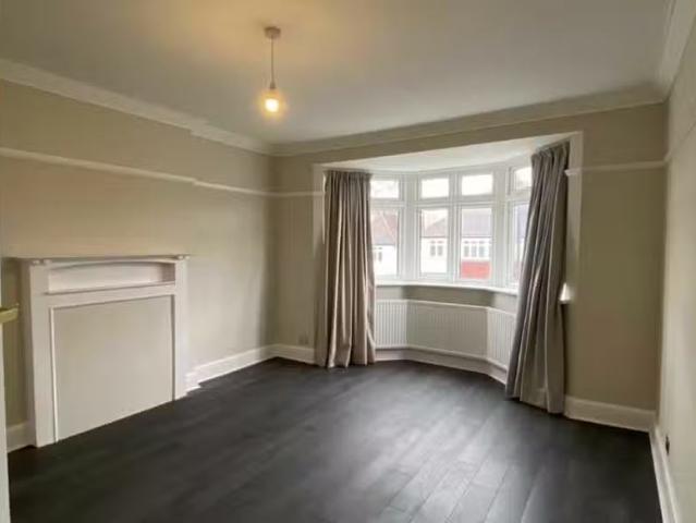 House semi detached to rent in Sunset Road, London, SE5 Ref.