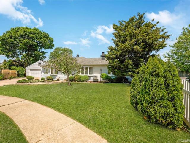 house Seaford NY DLS102883651