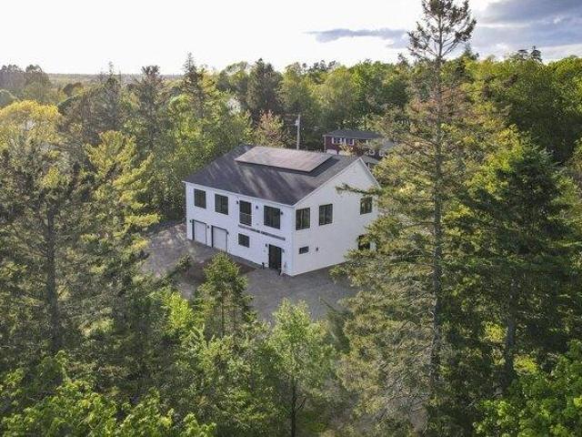 house Searsport ME ES104907847