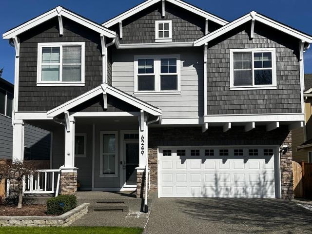 House Share! 5 rooms available