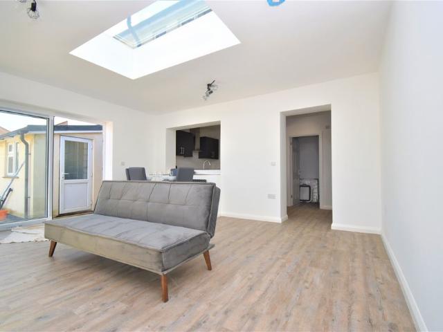 House Share to rent Barry Avenue, Bexleyheath, DA7