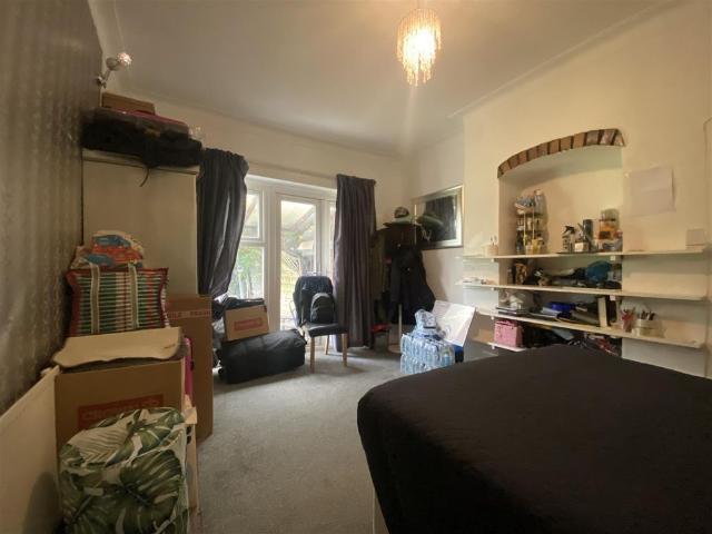 House share to rent in Whitchurch Lane, Edgware, HA8
