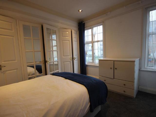 House share to rent