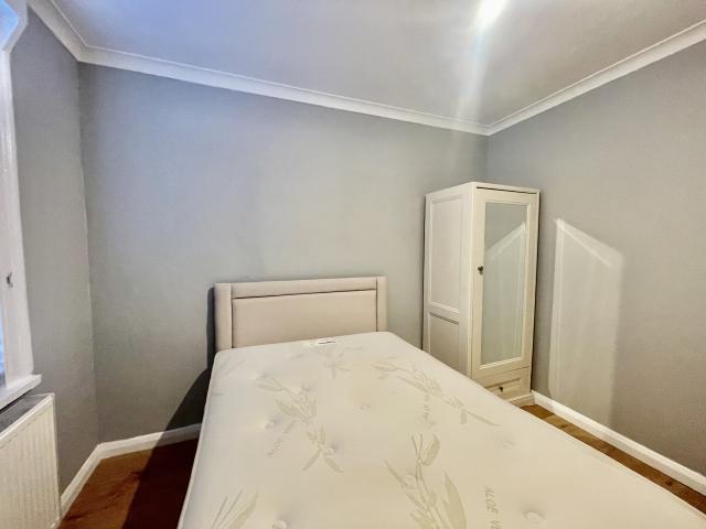 1 bedroom house share to rent