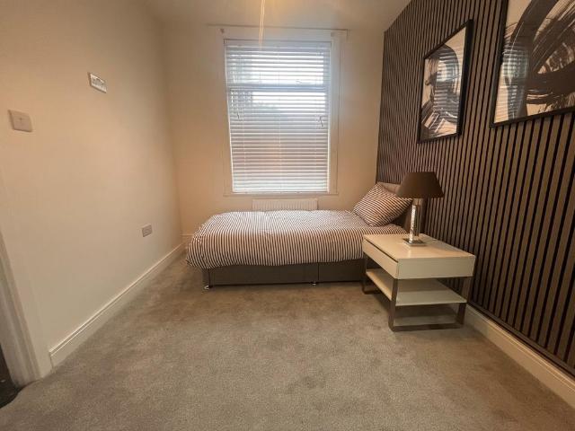 House share to rent
