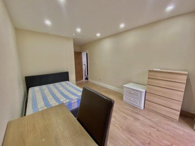House share to rent