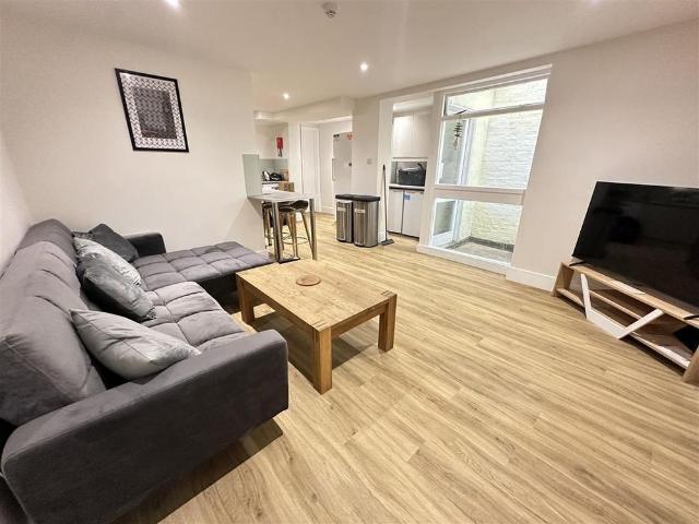 House share to rent