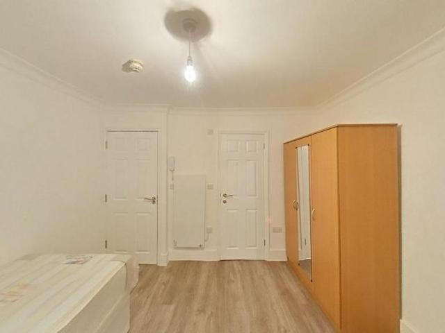 House share to rent