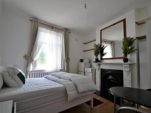 House share for rent in Thornford Road London SE13
