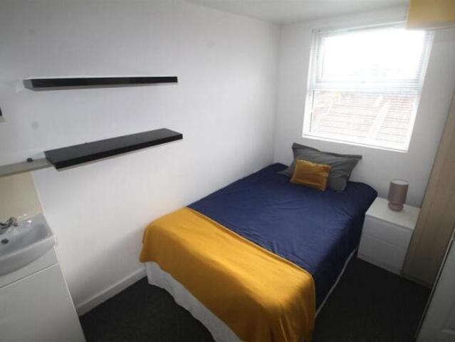 Studio flat for rent in Upper Lewes Road, Brighton, BN2