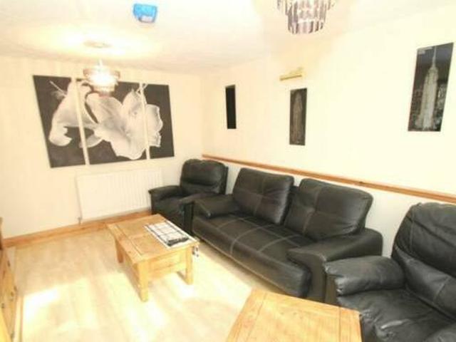 House share for rent in Wellbury Terrace Leverstock Green Hemel Hempstead HP2