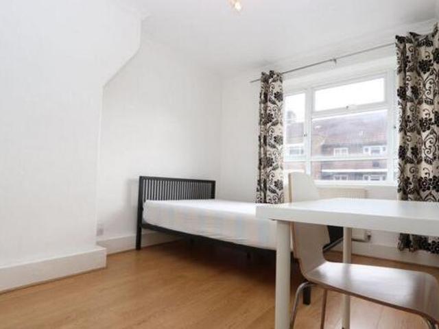 House Share For Rent In White City