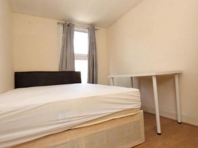 House Share For Rent In Bow