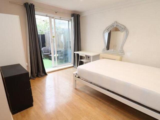 House Share For Rent In Bow