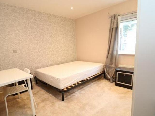 House Share For Rent In Bow