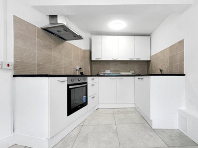 House share for rent in Castle Road, Chatham. ME4