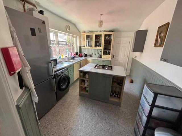 House share for rent in Chatsworth Avenue, Portsmouth, Hampshire, PO6