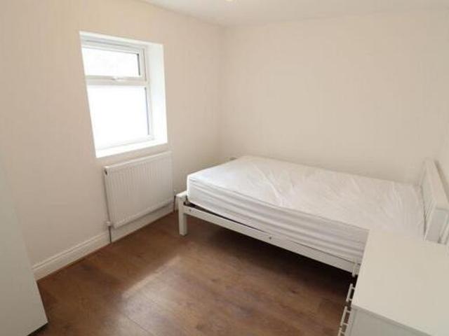 House Share For Rent In Colliers Wood