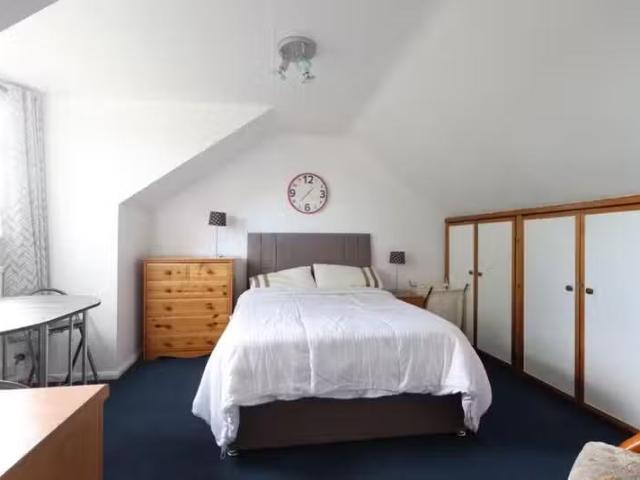 House share for rent in First Floor Single Room, West Riding B.