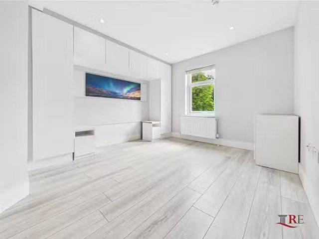 House share for rent in London Road, Wembley, Middleinteractio.