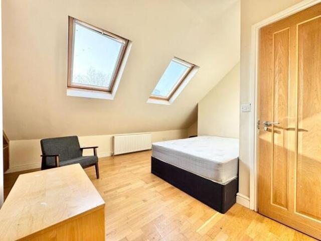 House share for rent in Norwood Road, London, SE27