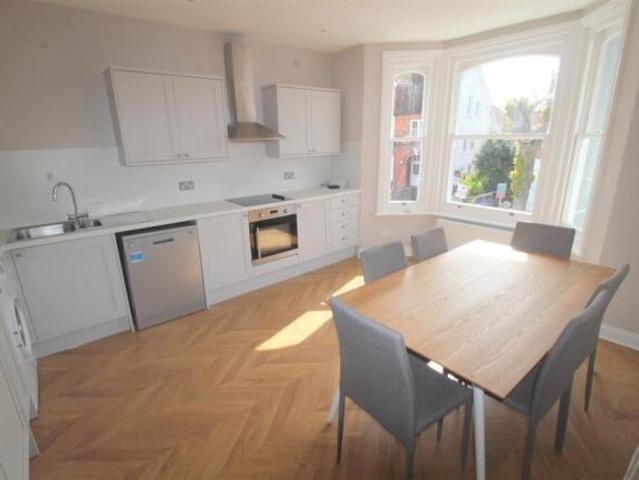 House share for rent in Oxford Road, Worthing, West Sussex, BN11