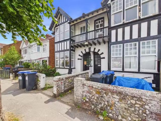House share for rent in Pavilion Road, Worthing, BN14 7EG, BN14