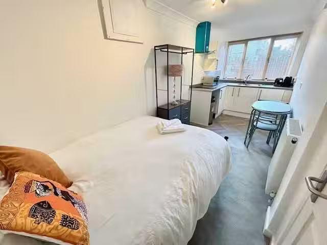 House share for rent in Sackville Road, Room 1, Hove, BN3