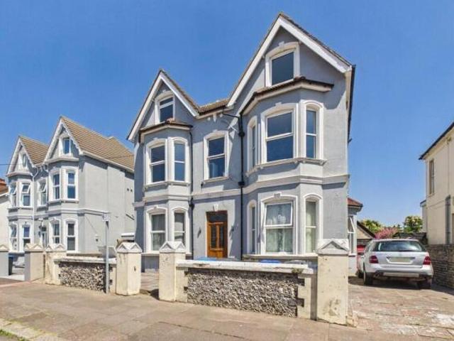 House share for rent in Selden Road, Worthing, West Sussex, BN11