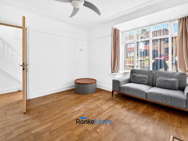 House share for rent in South Park Crescent, Lewisham, London, SE6