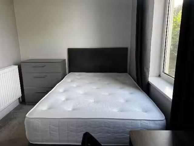House share for rent in Southmead Road, Filton, Bristol, Glouc.