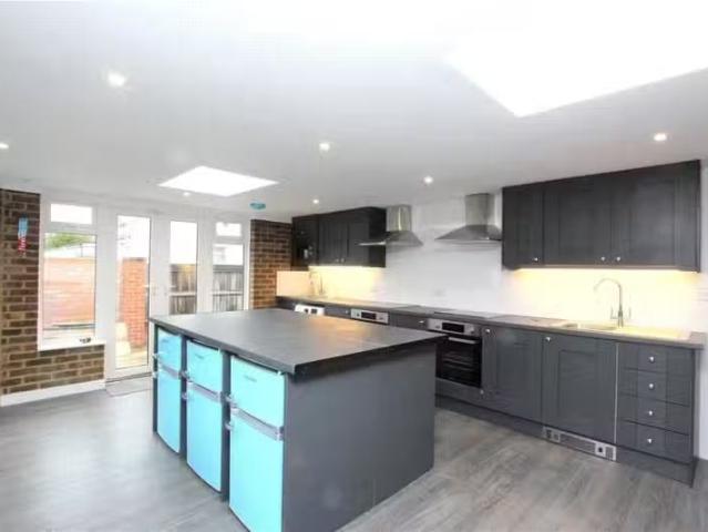 House share for rent in Stone Lane, Worthing, West Susinteract.