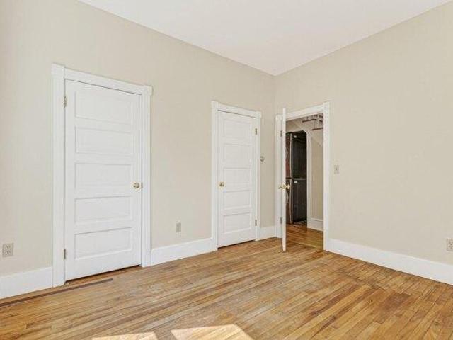 house South Portland ME ES104920866
