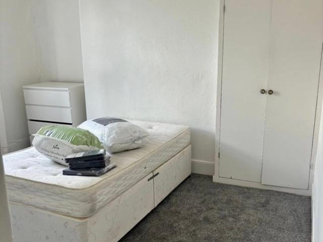 Housemate for 3 Bedroom House in Jesmond