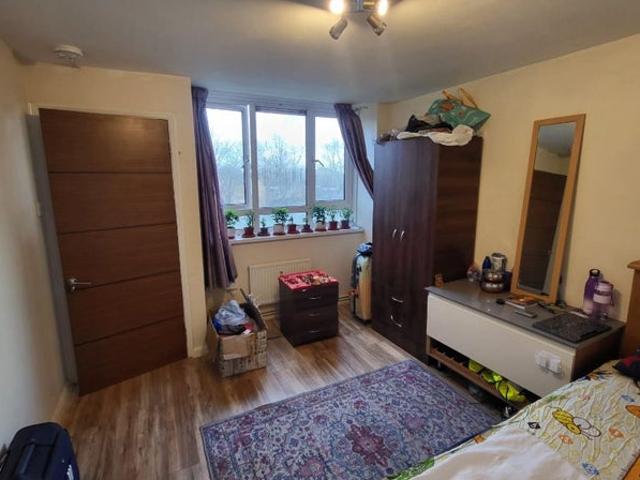 Housemate wanted for en suite room NE4