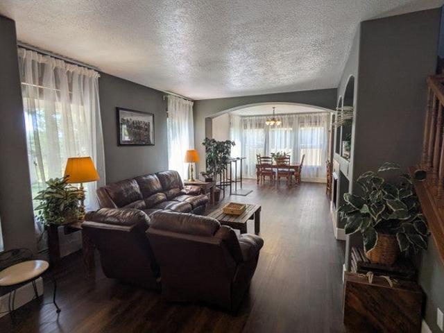 Housekeeper Included! Pets Welcome!