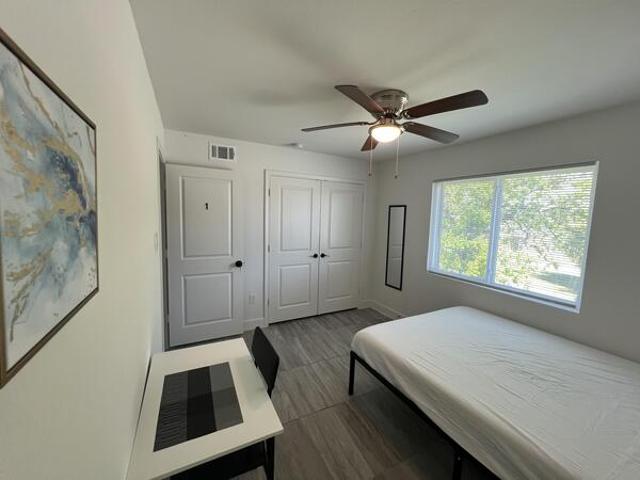Houston Apartment with Living room. Modern & newly renovated