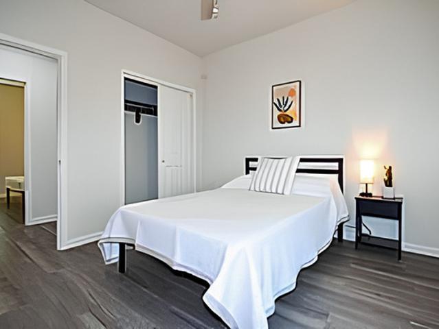 Houston Hideaway | Private Bath & Shared Dining