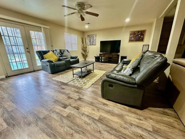 Houston House with Pool !, Spacious & newlyrenov