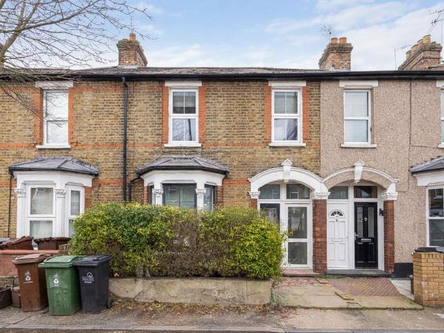 Hove Avenue, Walthamstow, London E17, 2 bed flat to rent, £2,200 pcm | PrimeLocation