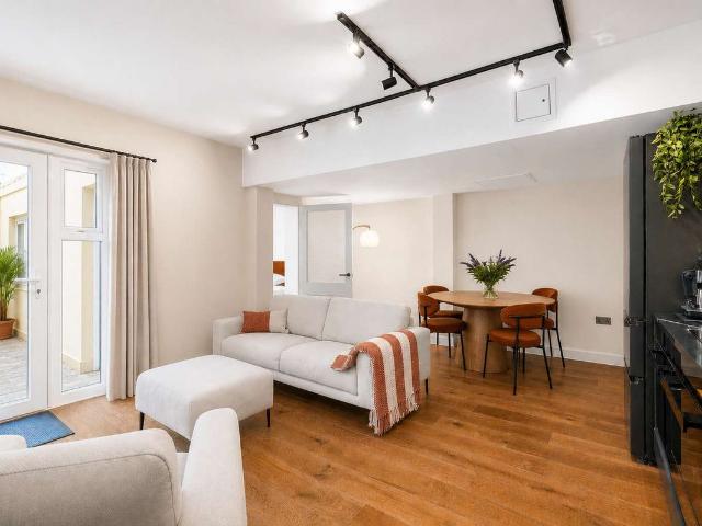Hove BN3, 2 bed flat to rent, £2,898 pcm | PrimeLocation