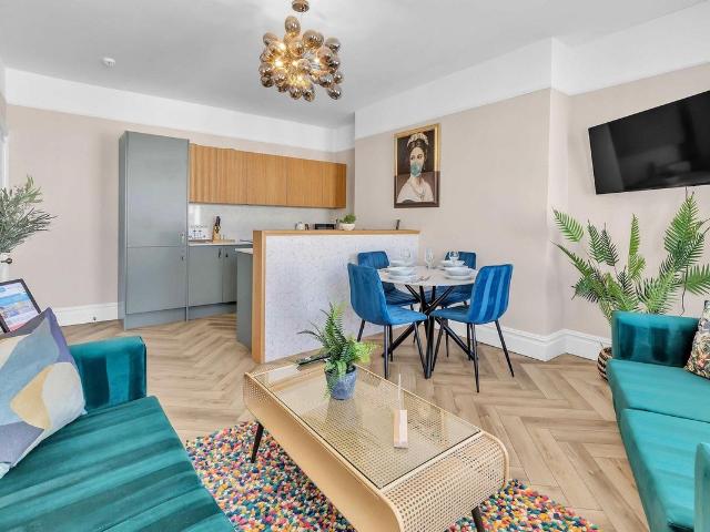 Hove BN3, 2 bed flat to rent, £2,939 pcm | PrimeLocation