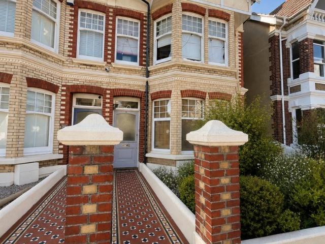 Hove, East Sussex BN3 2 bed apartment to rent £1,550 pcm £358 pw