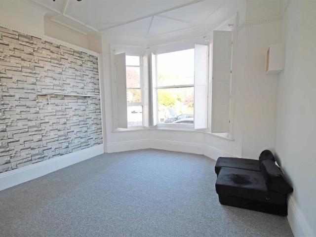 Hove Park Villas, Hove BN3, 2 bed flat to rent, £1,650 pcm | PrimeLocation